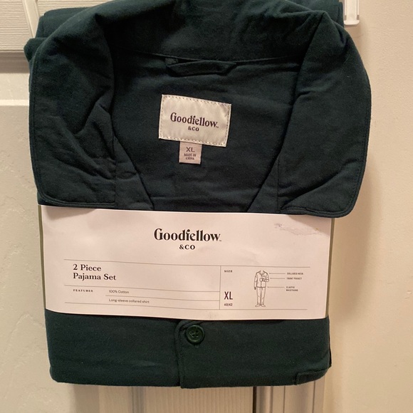 Goodfellow & Co | Other | Brand New Goodfellow Co 2 Piece Green Pajama ...